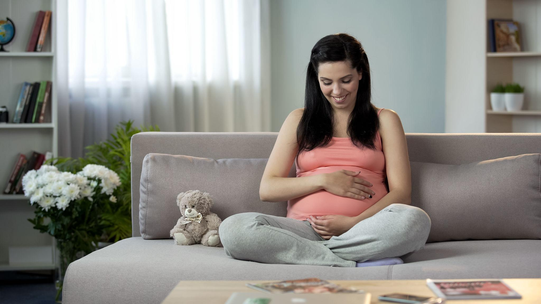 Baby Movements: What's Normal & When to Worry?